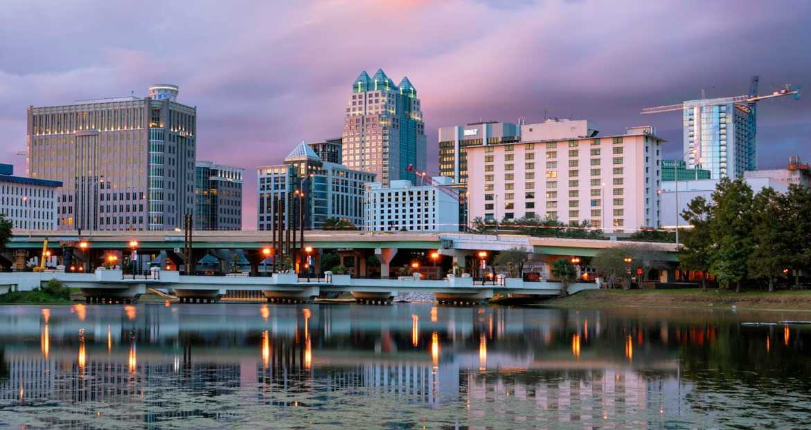 eloomi joins forces with Dayforce