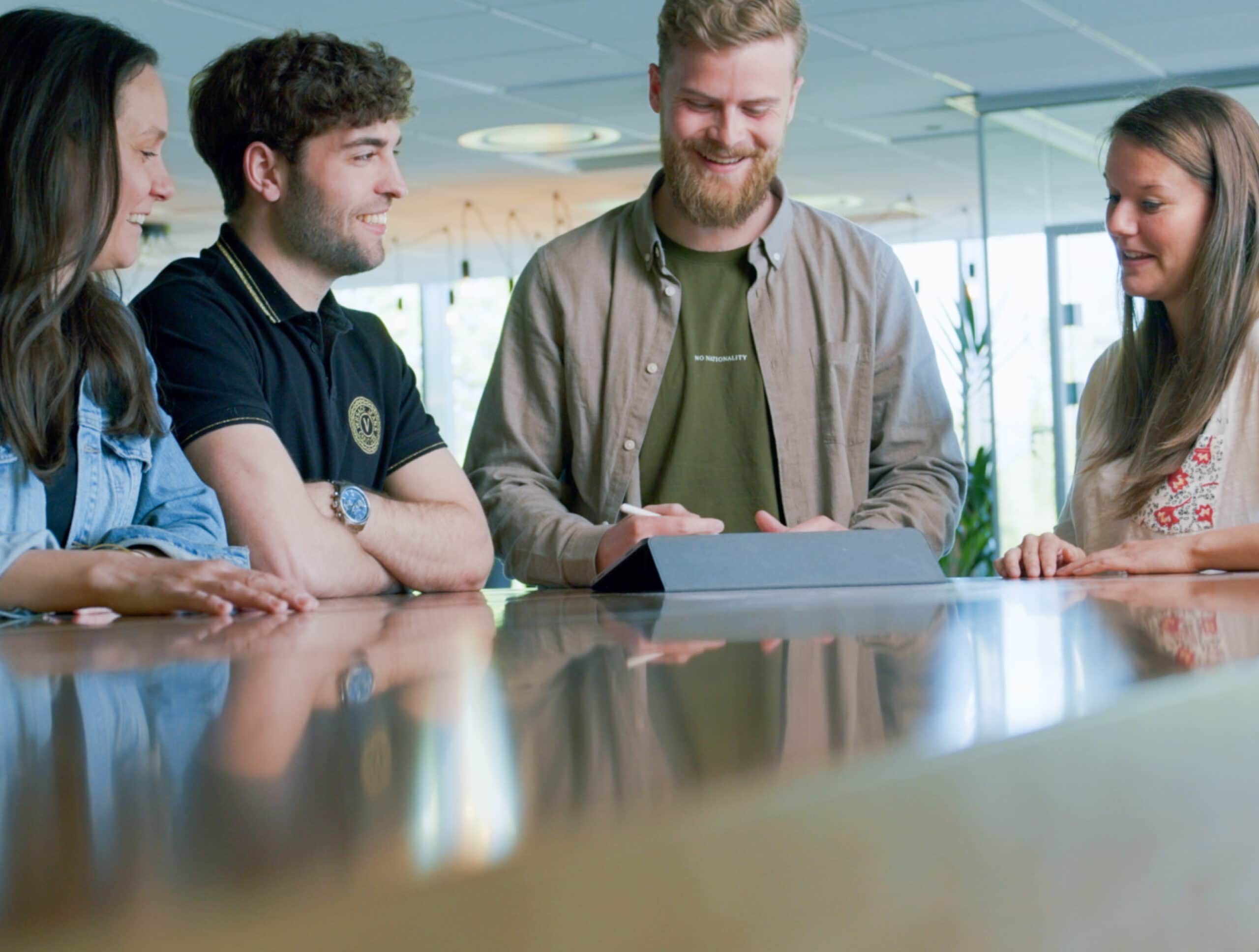 Meet eloomi | Empowering HR with Innovative Software Solutions